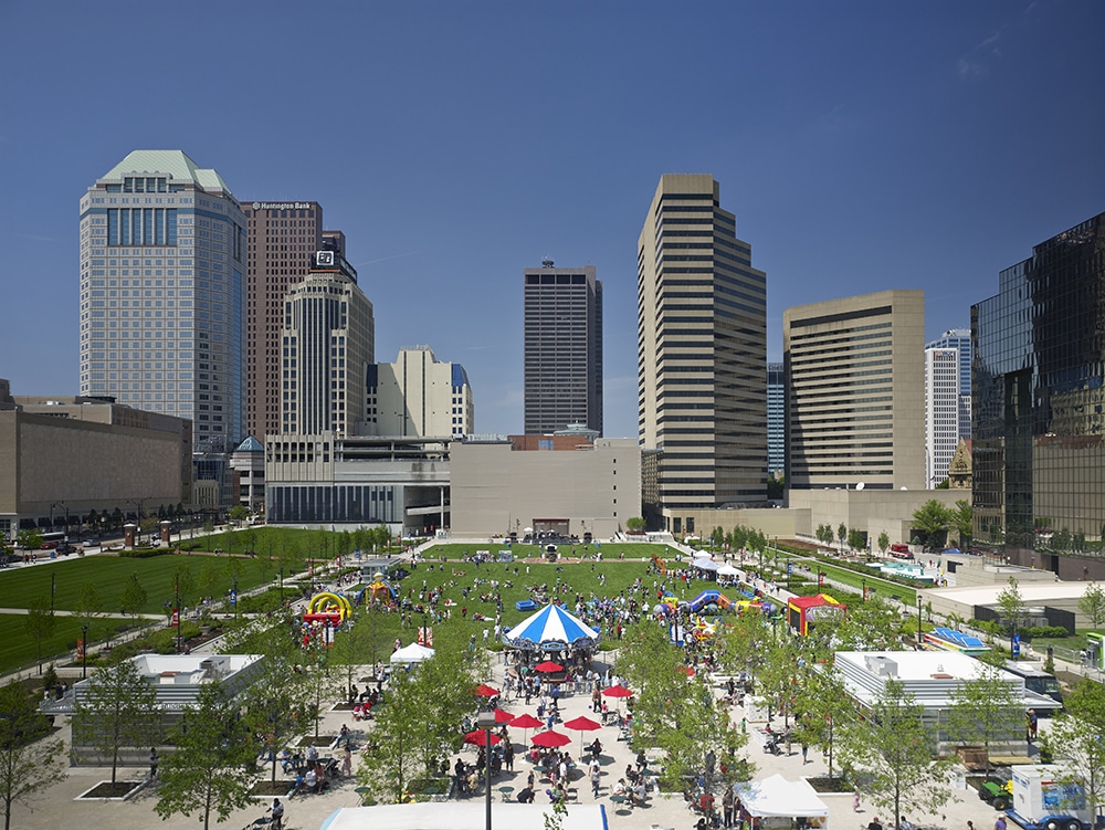 Green Roofs Turn Parking Garages into Public Plazas, Parks | Built