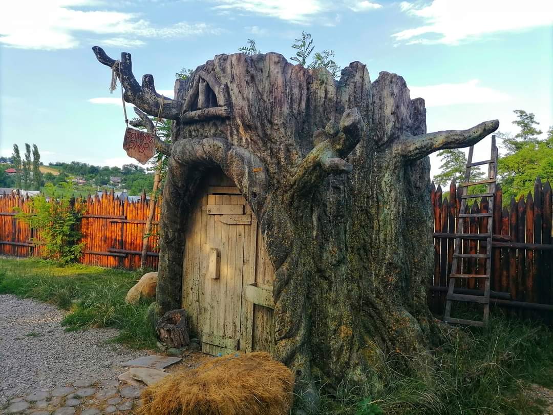 These Romanian Hobbit Villages Showcase Ancient Building Methods | Built